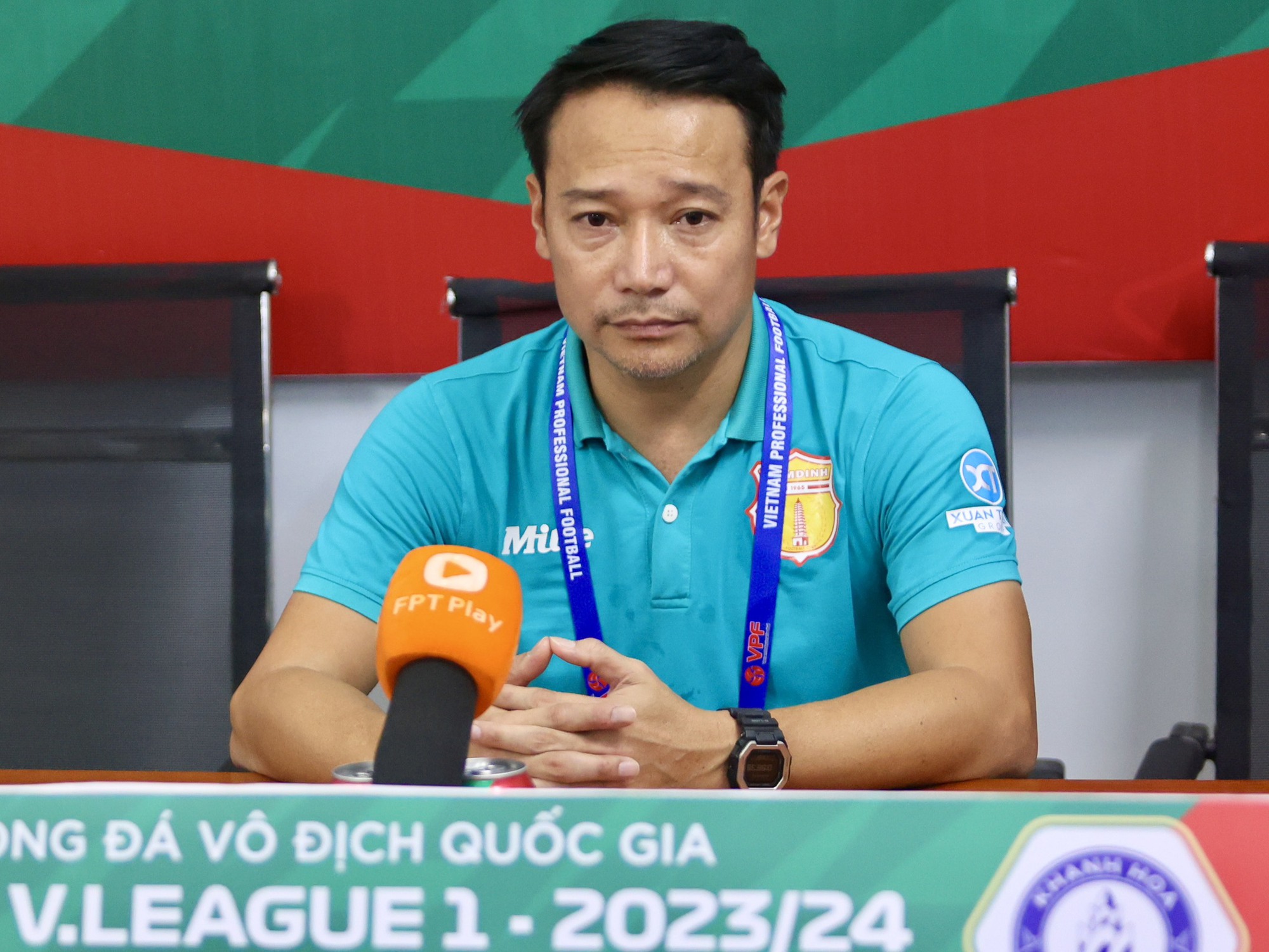 HLV Vũ Hồng Việt chưa hài lòng dù CLB Nam Định có chiến thắng thứ hai ...