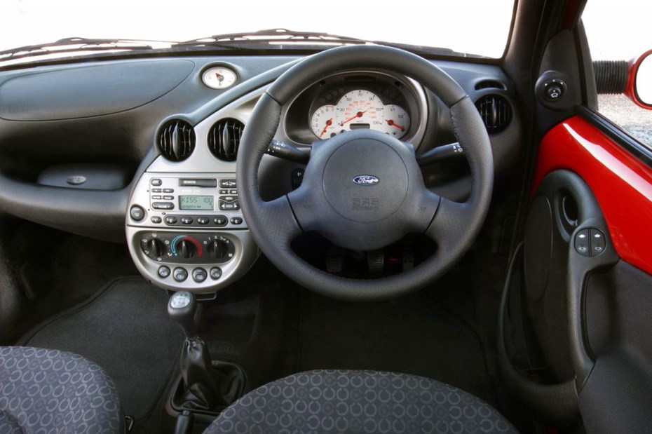 Chiếc Ford SportKa rẻ tiền của Wayne Rooney có gì đặc biệt?