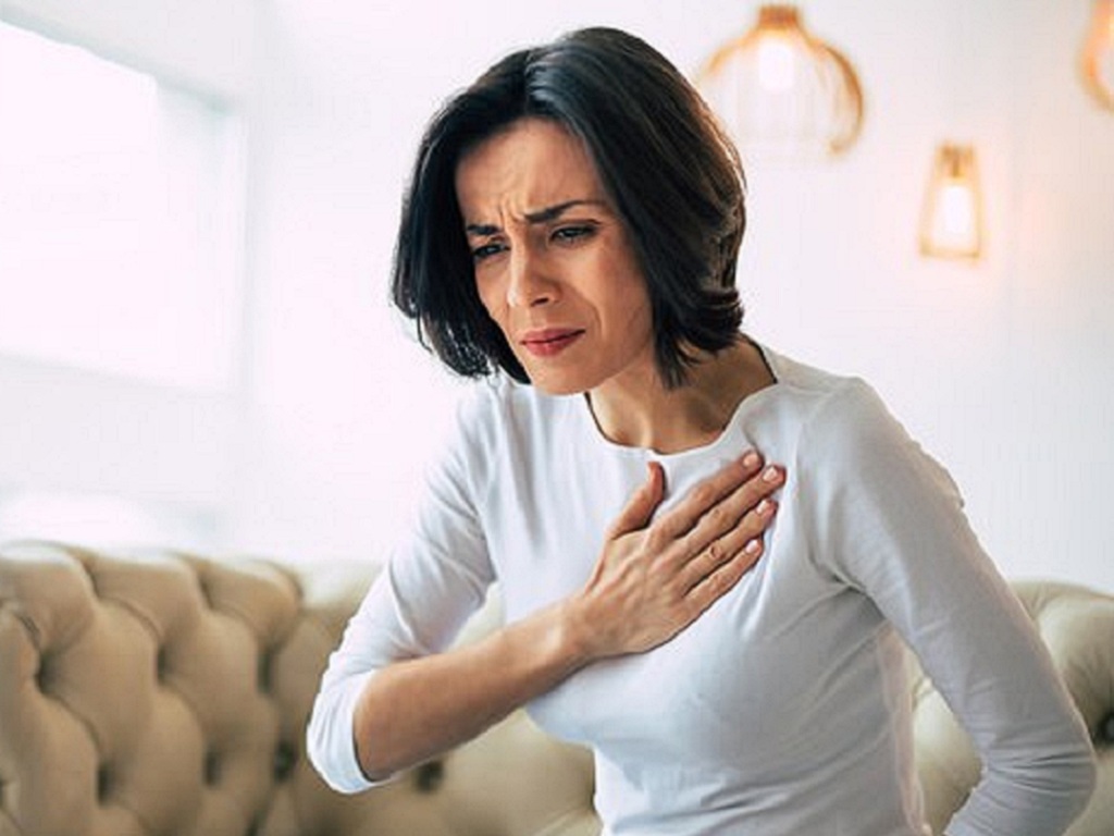 Phải làm gì khi phát hiện dấu hiệu đau tim?