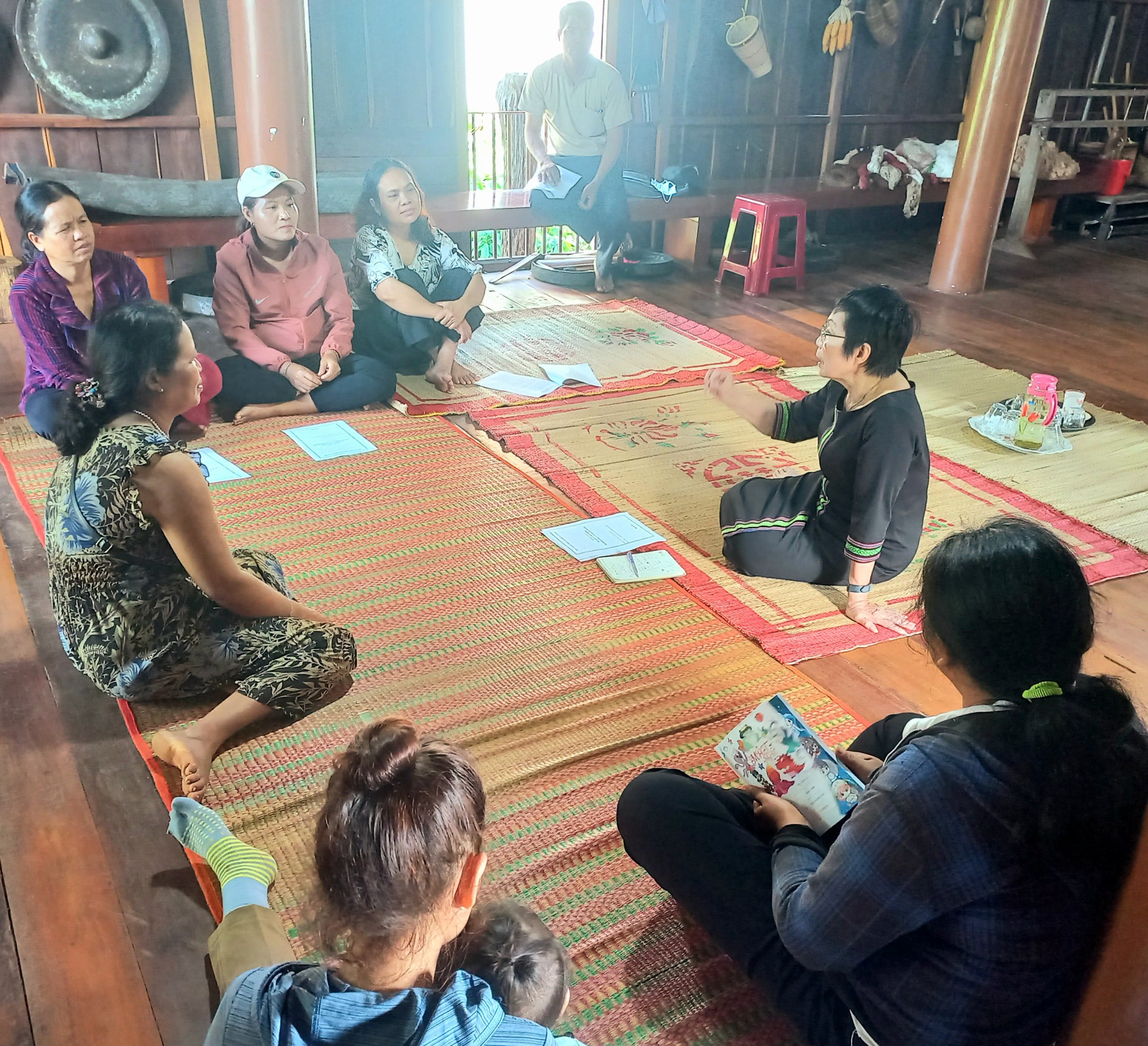 ແມ່ ຍິງ ບໍ່ ມີ ອາ ຍຸ ຂອງ ບ້ານ - Vietnam.vn