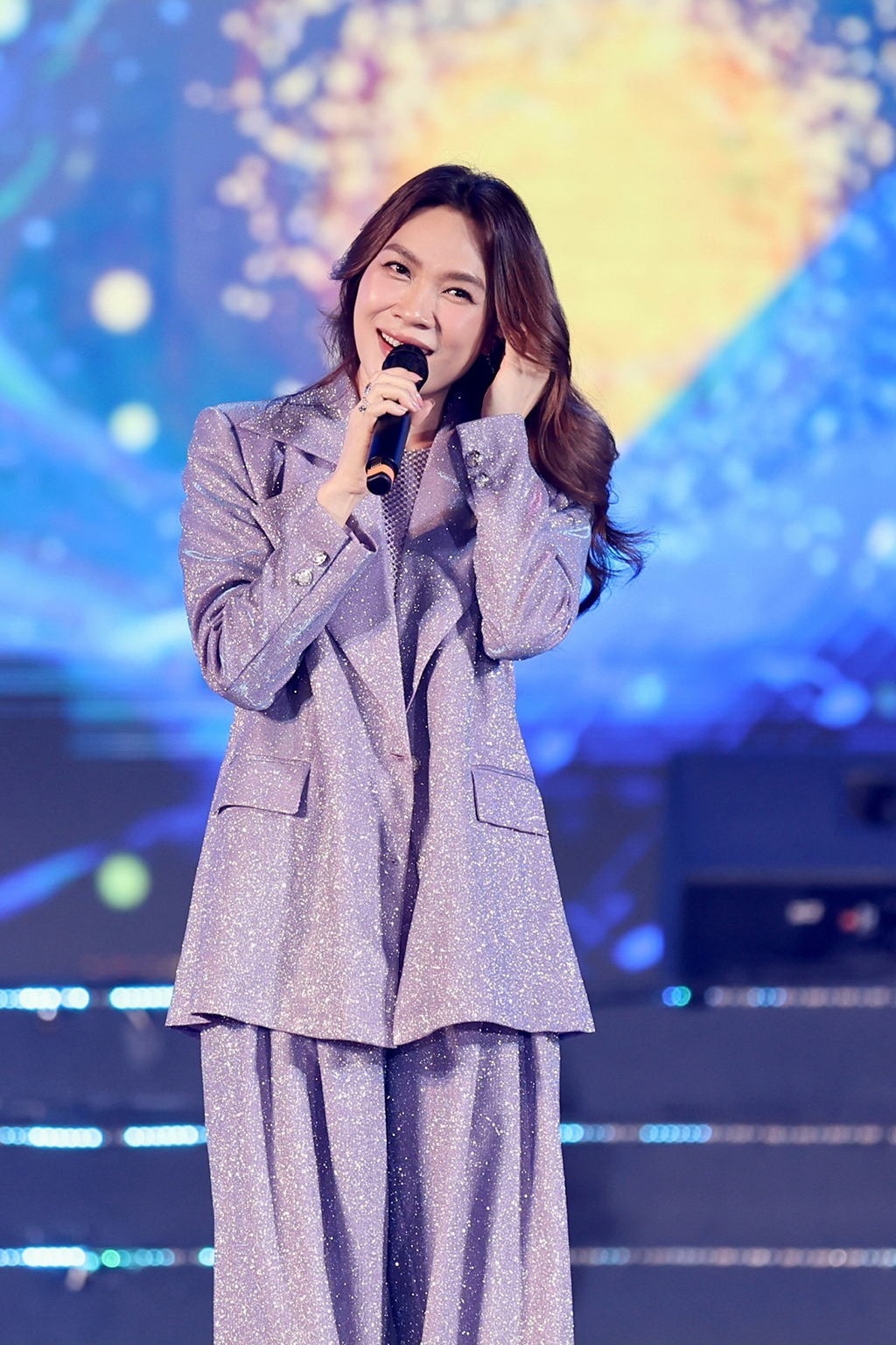 tin tức - Live show của Mỹ Tâm tại Hạ Long hết vé dù chưa bán chính ...