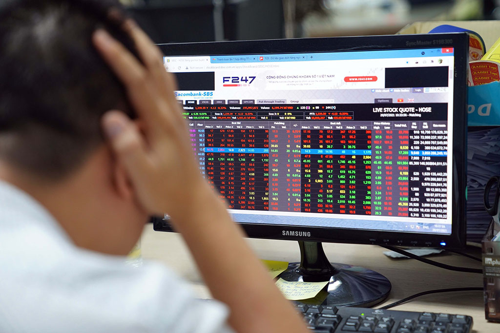 Cổ phiếu ngân hàng, thủy sản, dệt may tiếp tục nằm sàn Cổ phiếu ngân hàng, thủy sản, dệt may tiếp tục nằm sàn