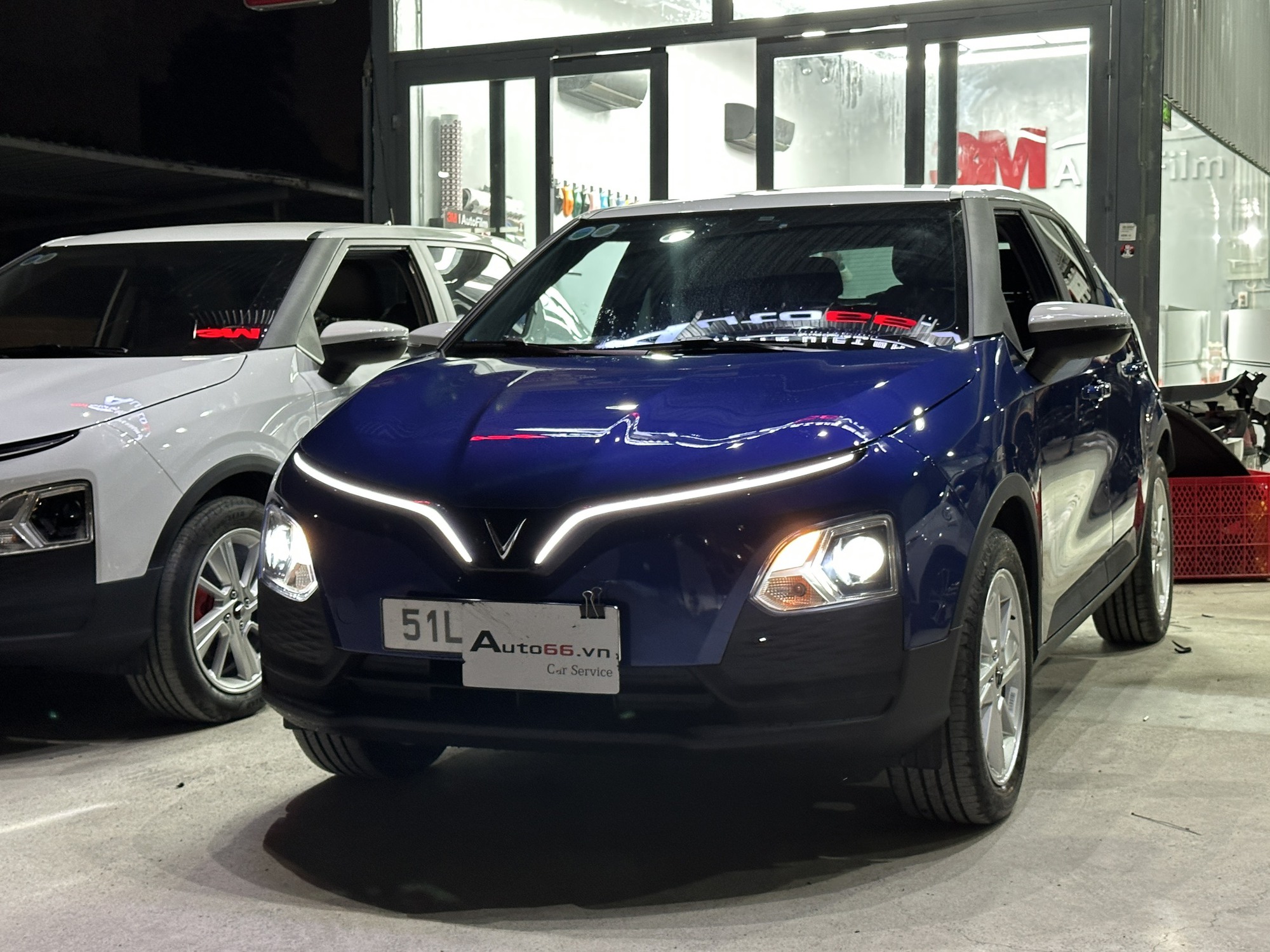 Người dùng VinFast VF 5 tự 'độ' đèn hậu LED hình cánh chim