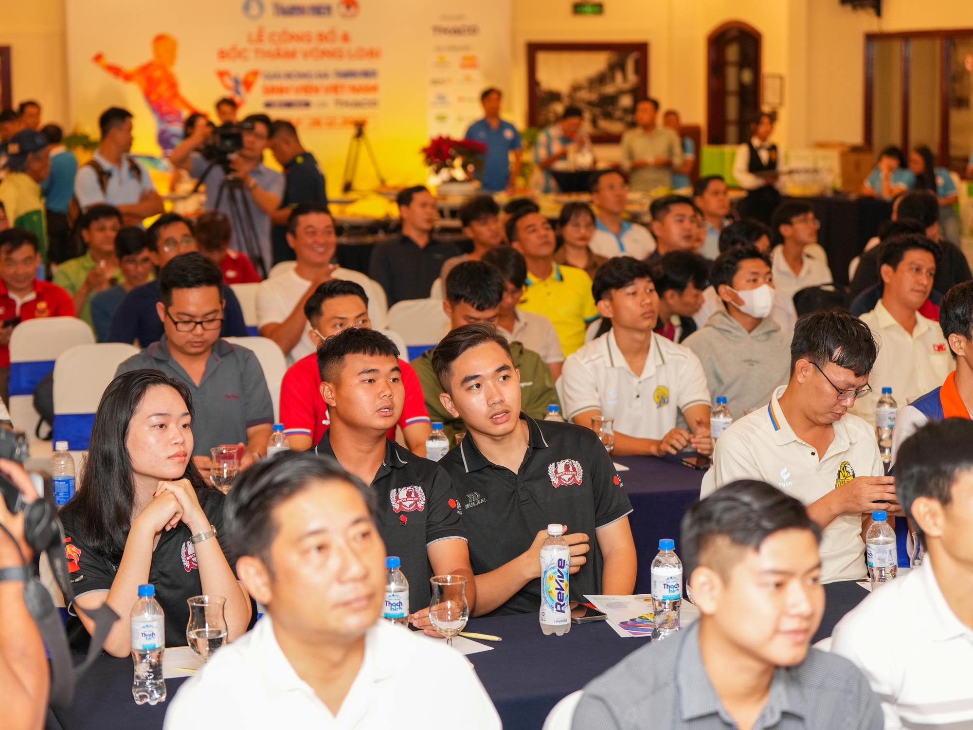 Kịch tính tranh các suất vào VCK ở khu vực TP.HCM