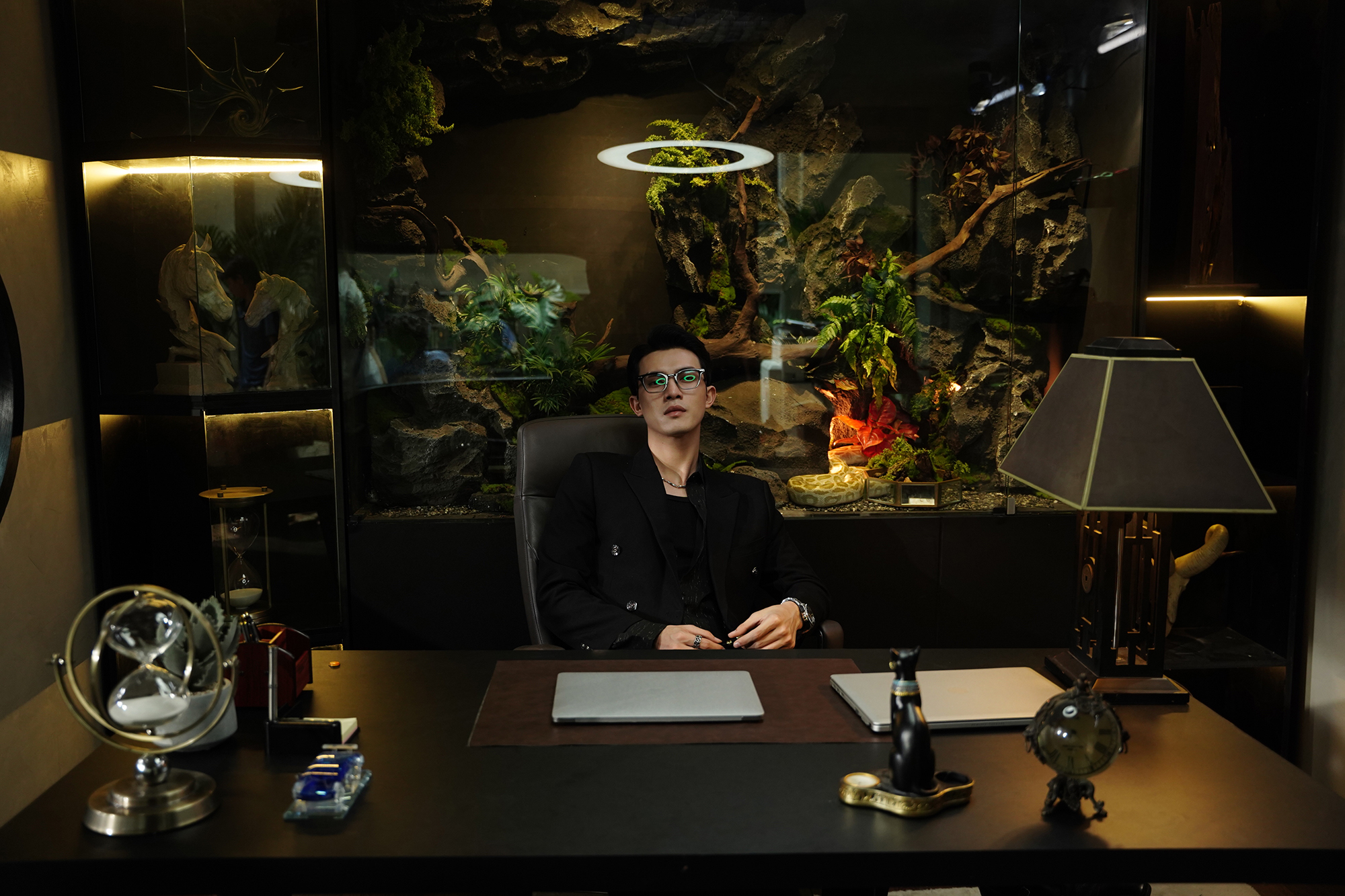 Trần Ngọc Vàng mất bình tĩnh khi đóng phim với trăn