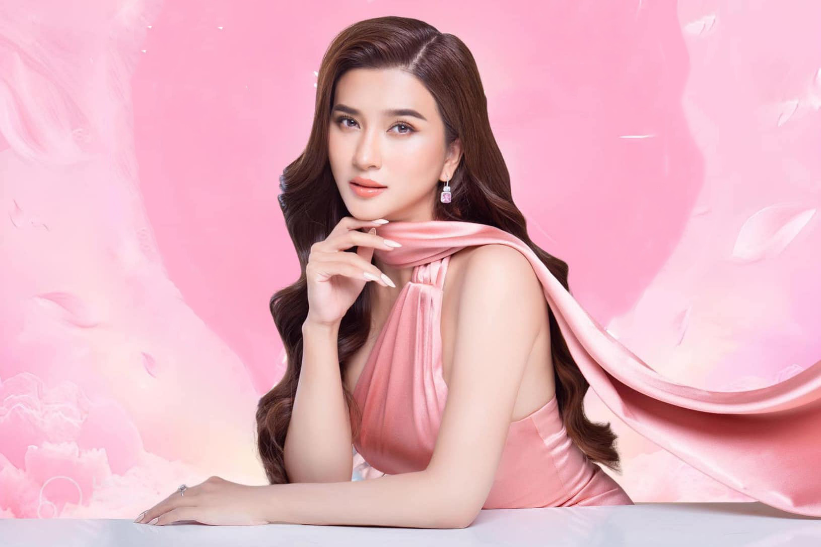 Diễn viên Kim Tuyến được phong danh hiệu NSƯT ở tuổi 36: Tôi thấy mình xứng đáng