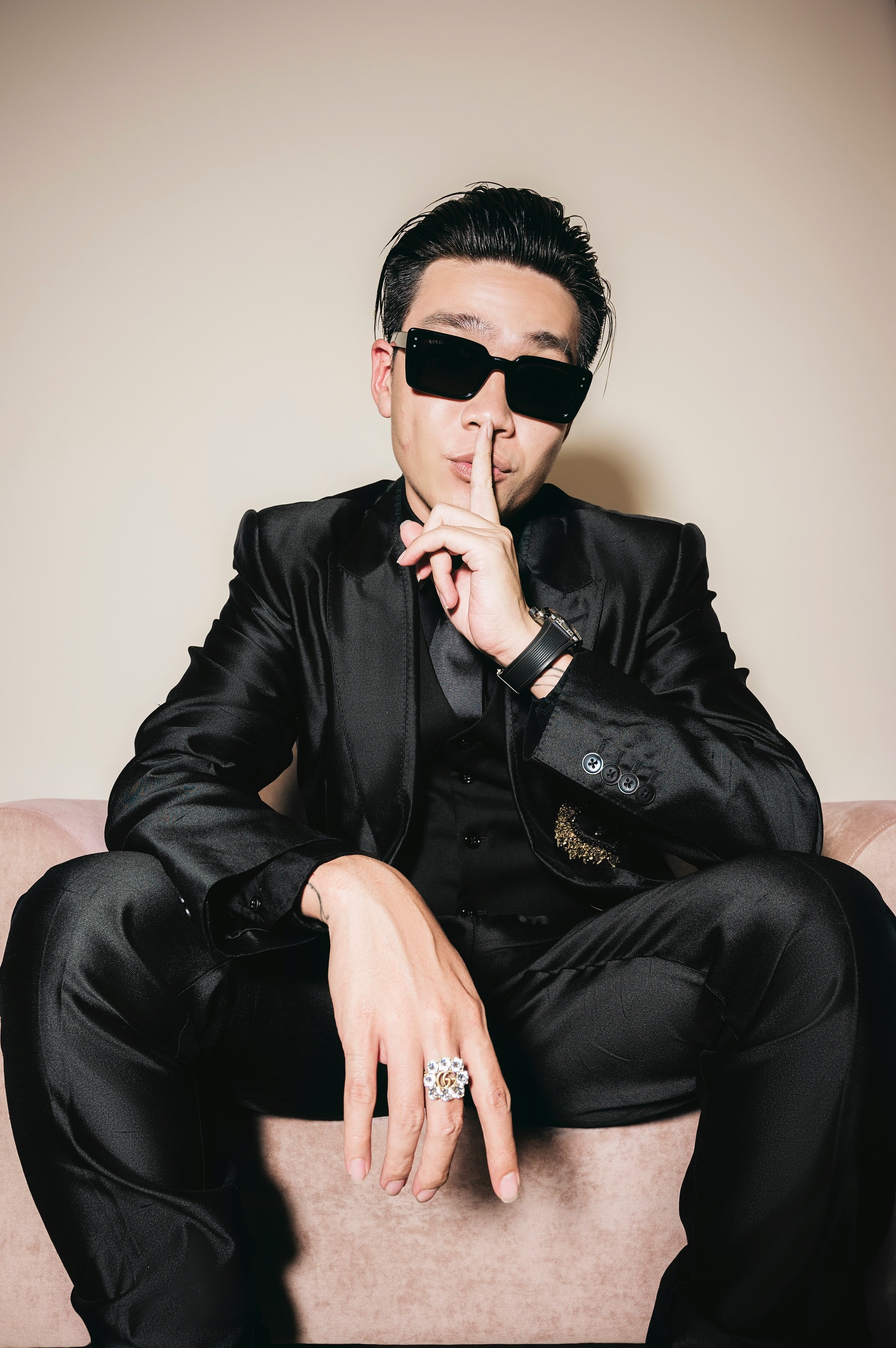 Rapper Wowy gặp fan đầu xuân, hứa hẹn một năm 'bùng nổ' với những dự án ...