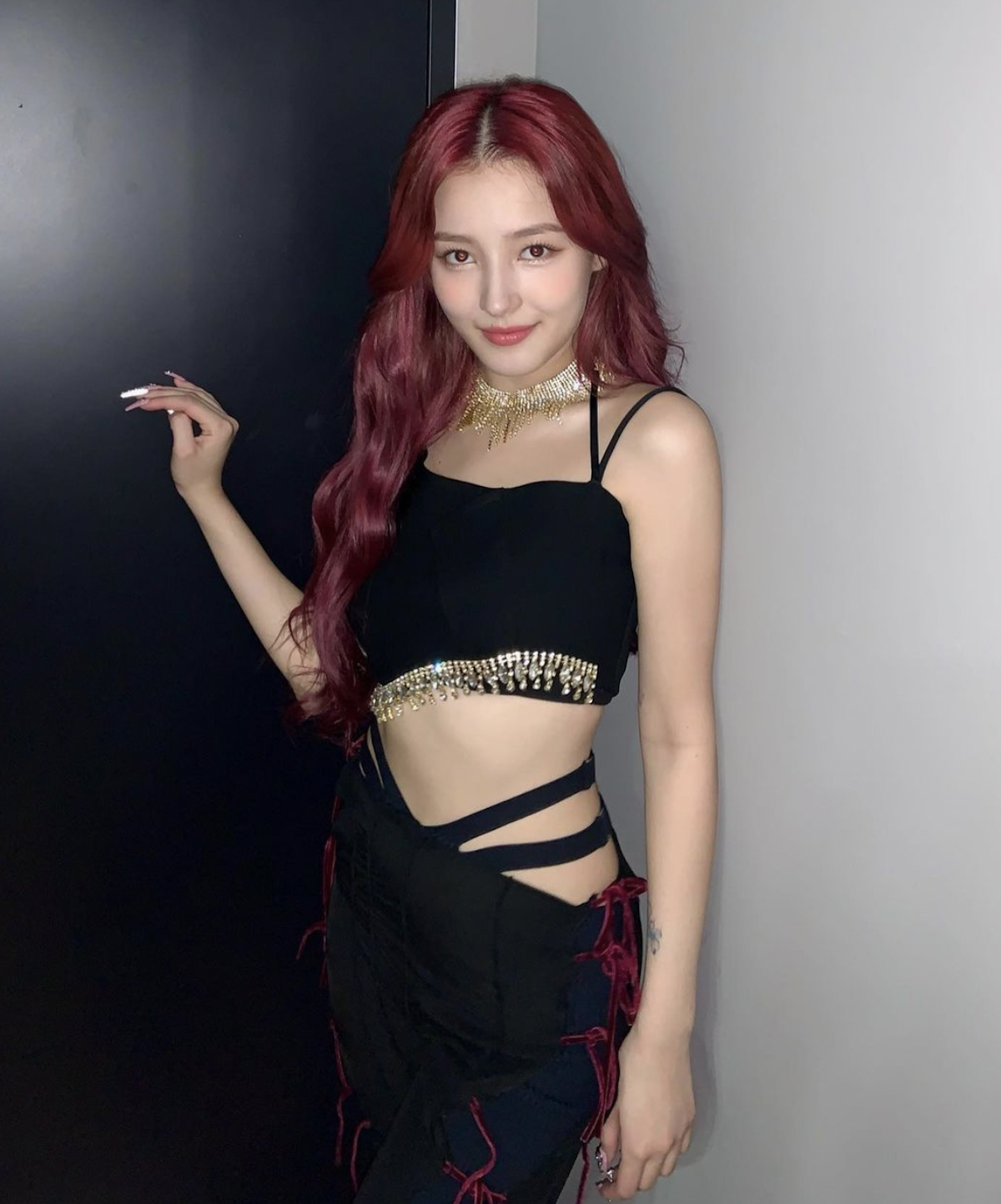 Nhóm nhạc nữ Momoland có ‘bông hồng lai’ Nancy thông báo tan rã