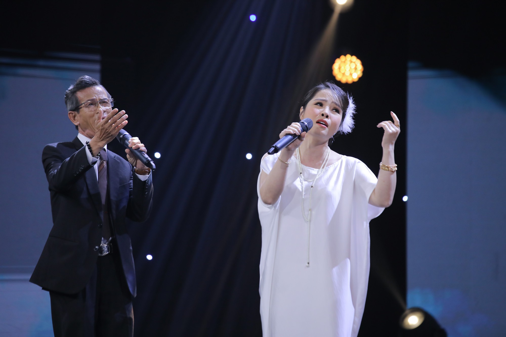 Vợ chồng Cẩm Ly - Minh Vy 'lục đục' vì bị Hoàng Nhật Nam 'đốt nhà'