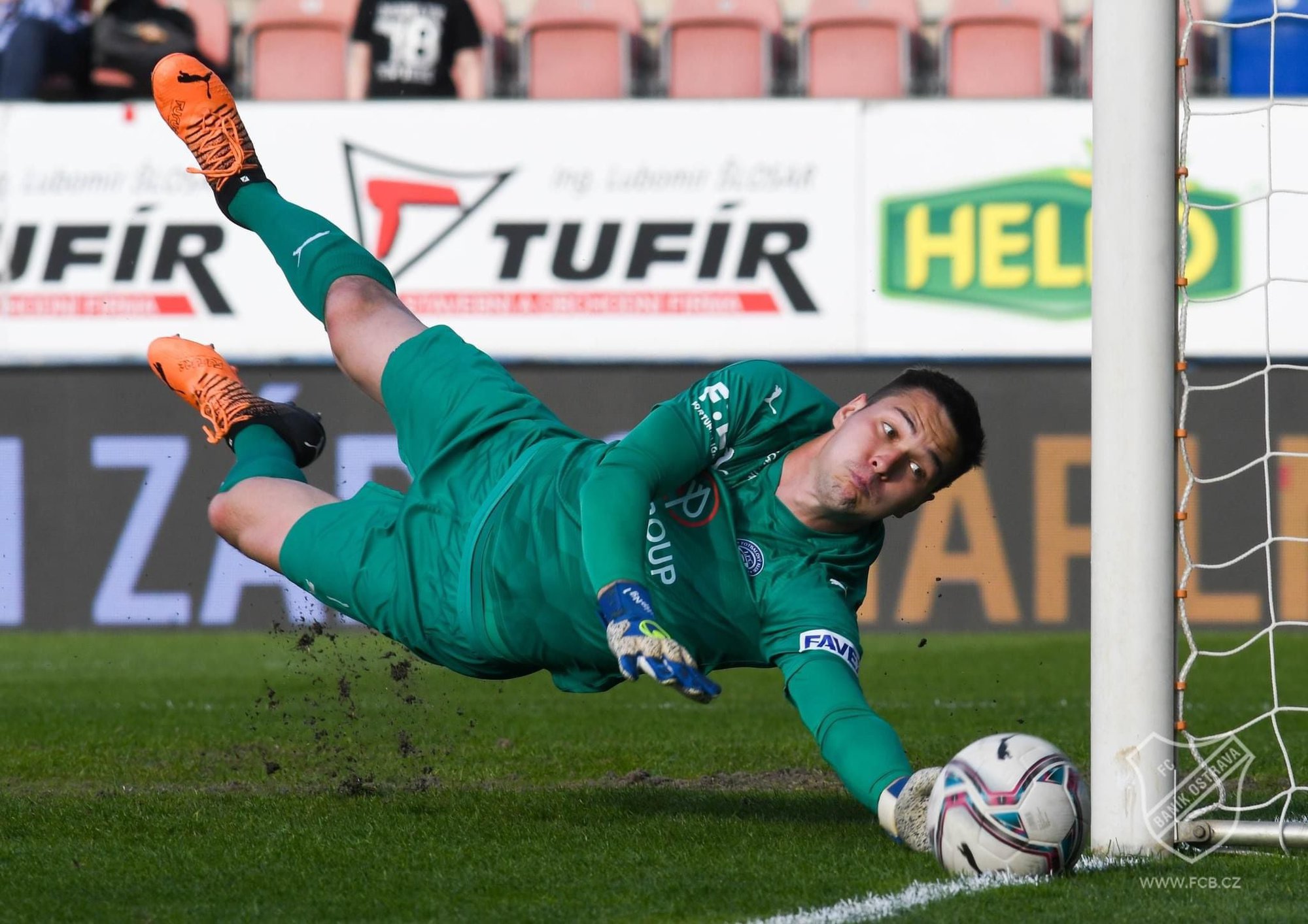 CLB Công an Hà Nội xóa tên sao Việt kiều Filip Nguyễn