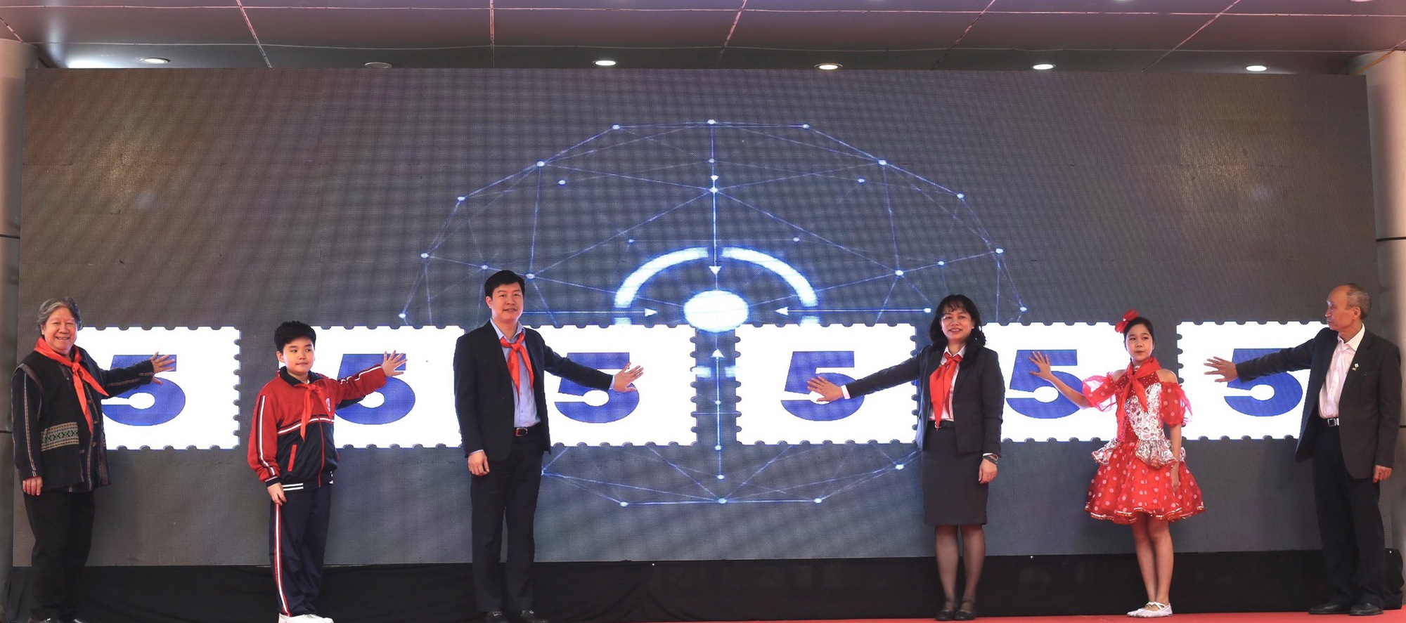 Phát động cuộc thi tem bưu chính về chủ đề Tổ quốc