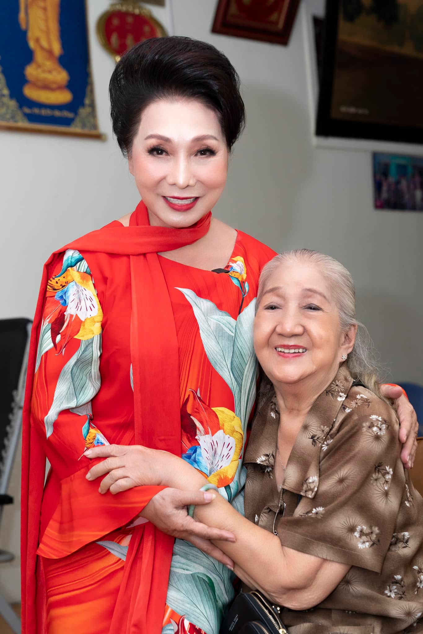 NSND Bạch Tuyết giải thích về việc 'cười khi đến viếng nghệ sĩ Thiên Kim'