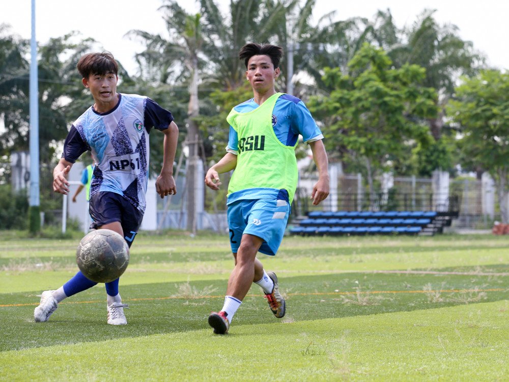 Những cầu thủ đẹp trai, học tốt, đá bóng hay