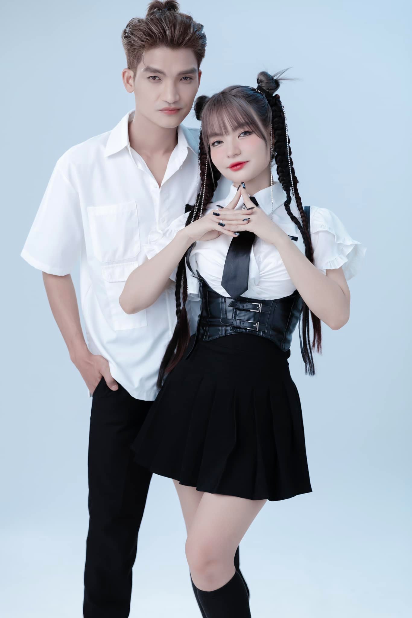 Vợ Mạc Văn Khoa: Chồng tôi không đẹp nhưng lạ