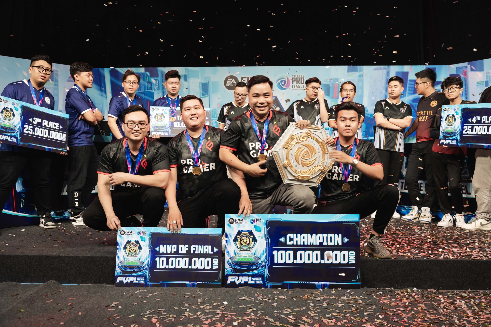 FIFA Online 4: Pro Gamer bảo vệ thành công chức vô địch