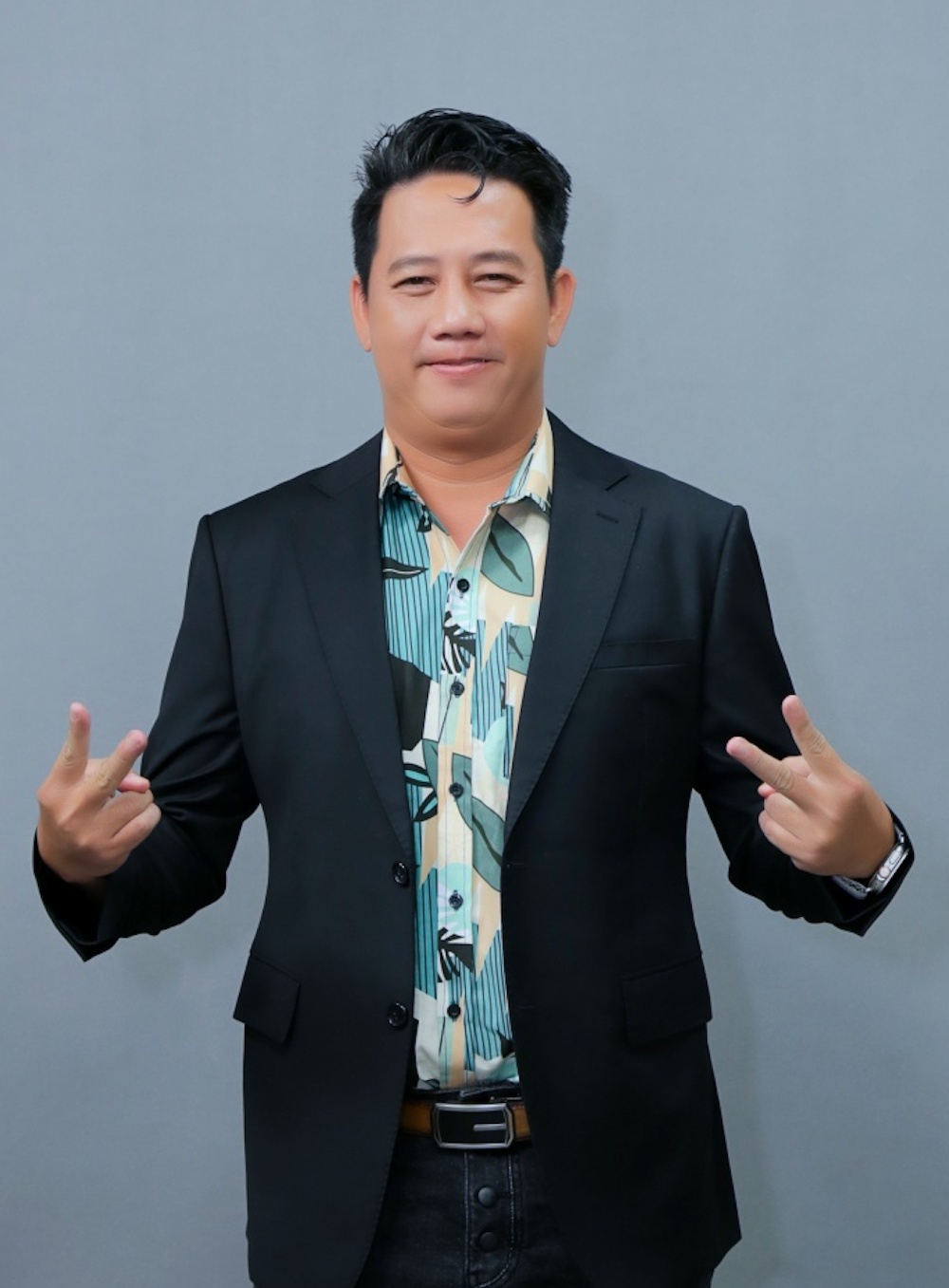 Diễn viên Lê Nam: Vợ tôi ghen số hai thì không ai số một