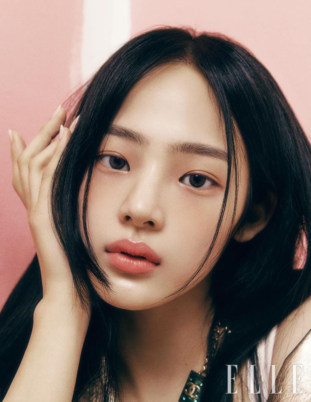 Minji NewJeans tỏa sáng với phong cách thời trang sang chảnh và vẻ đẹp ...