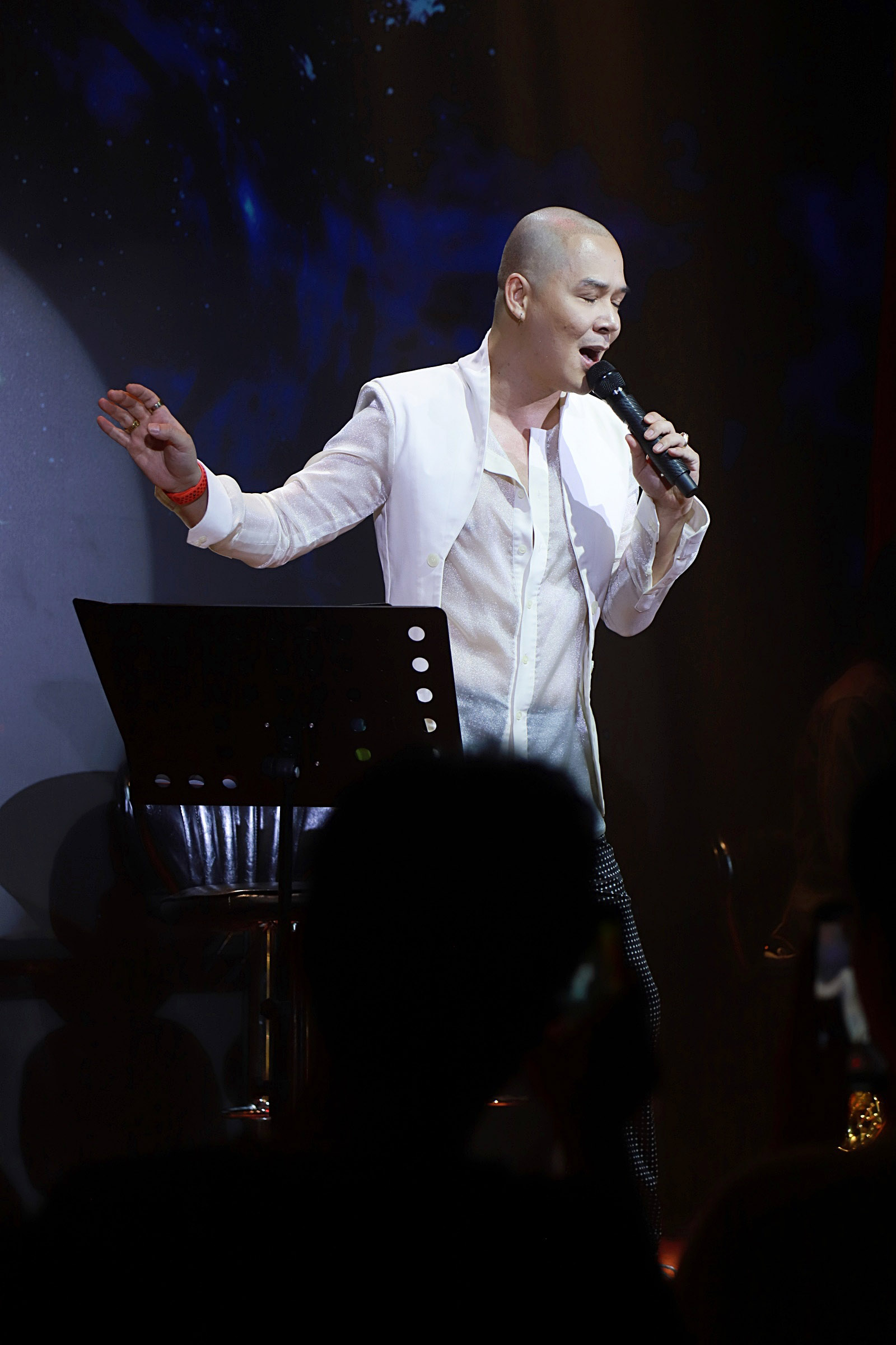 Nathan Lee gây bất ngờ khi xuất hiện với ngoại hình khác lạ | VOZ