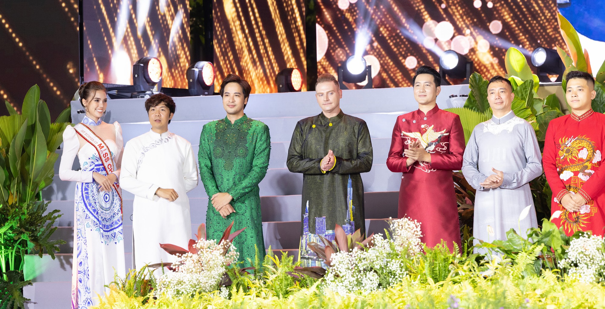 Đoàn Minh Tài khoe vẻ lịch lãm bên Á hậu Sắc đẹp Quốc tế