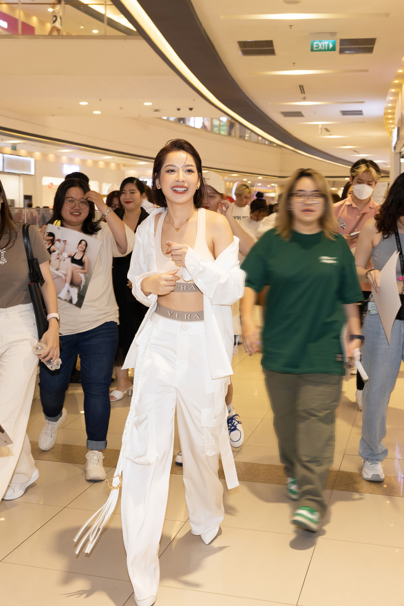 Chi Pu lấn sân kinh doanh nội y