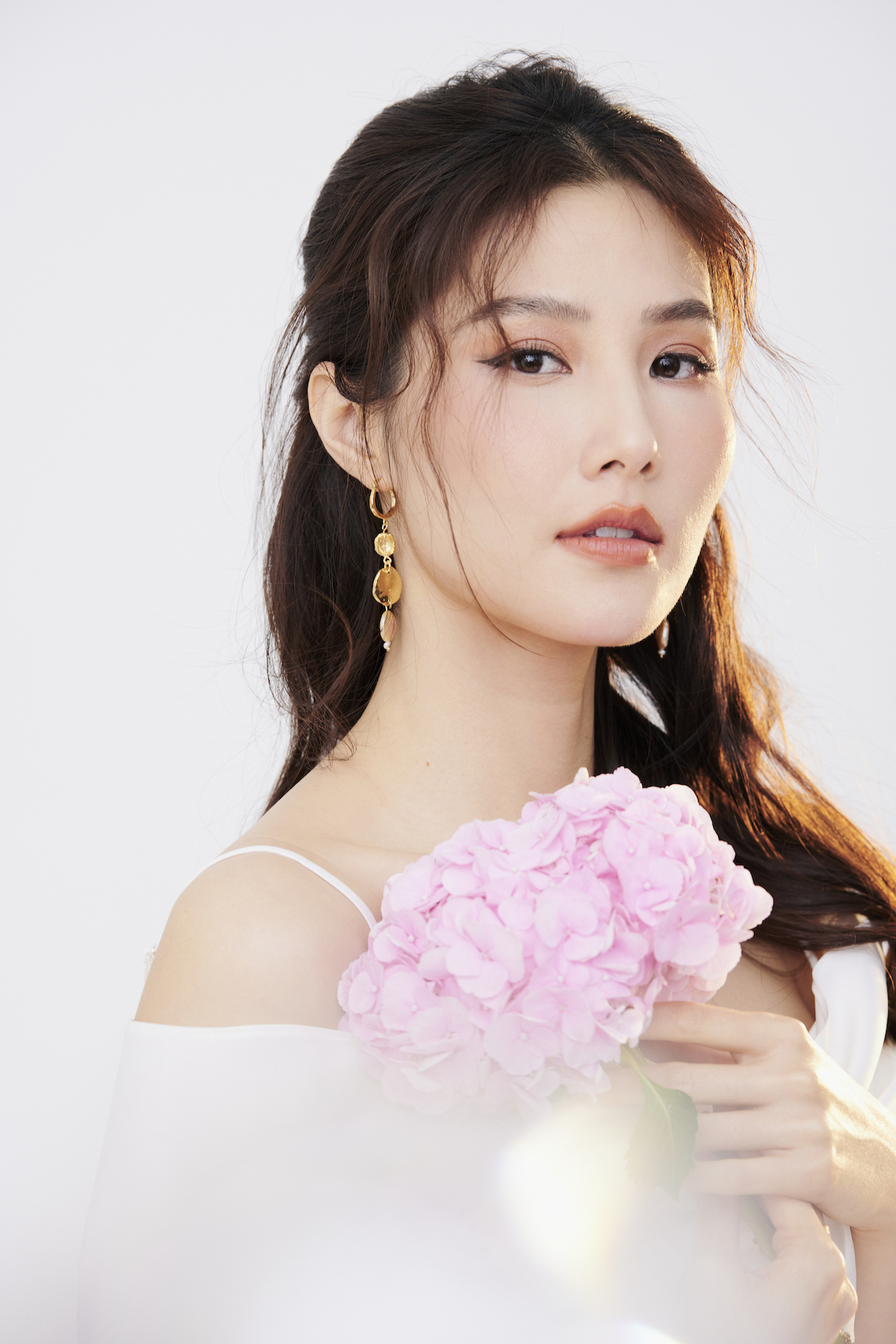 Thùy Tiên, Diễm My 9X làm giám khảo Miss Grand Vietnam 2023