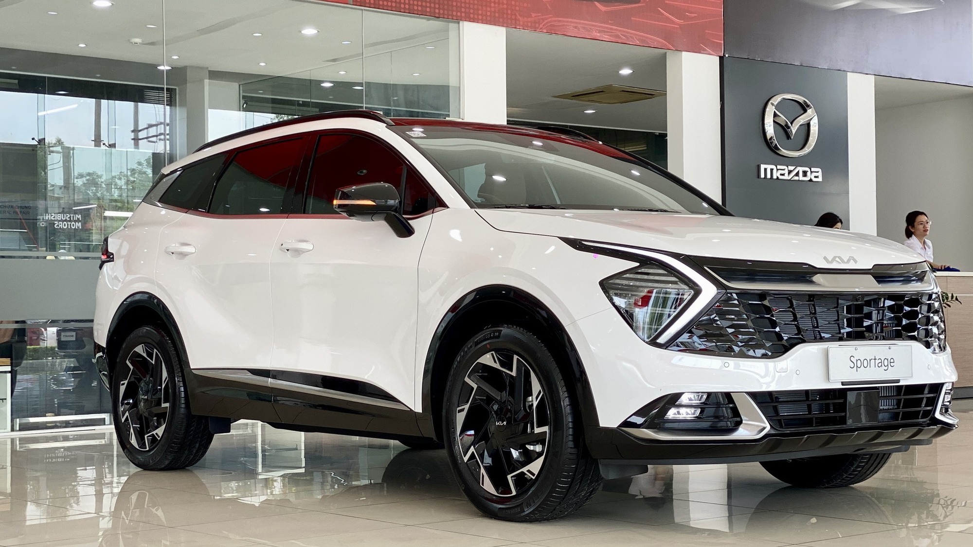 5 mẫu ô tô 5 - 7 chỗ giảm giá cả trăm triệu đồng tại Việt Nam