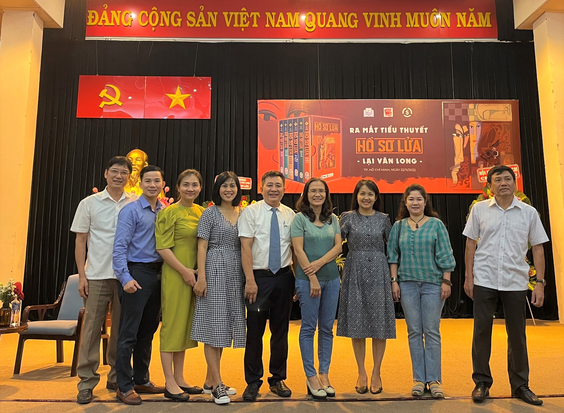 Nhà văn Lại Văn Long từng không muốn lấy vợ với lý do 'chẳng giống ai'