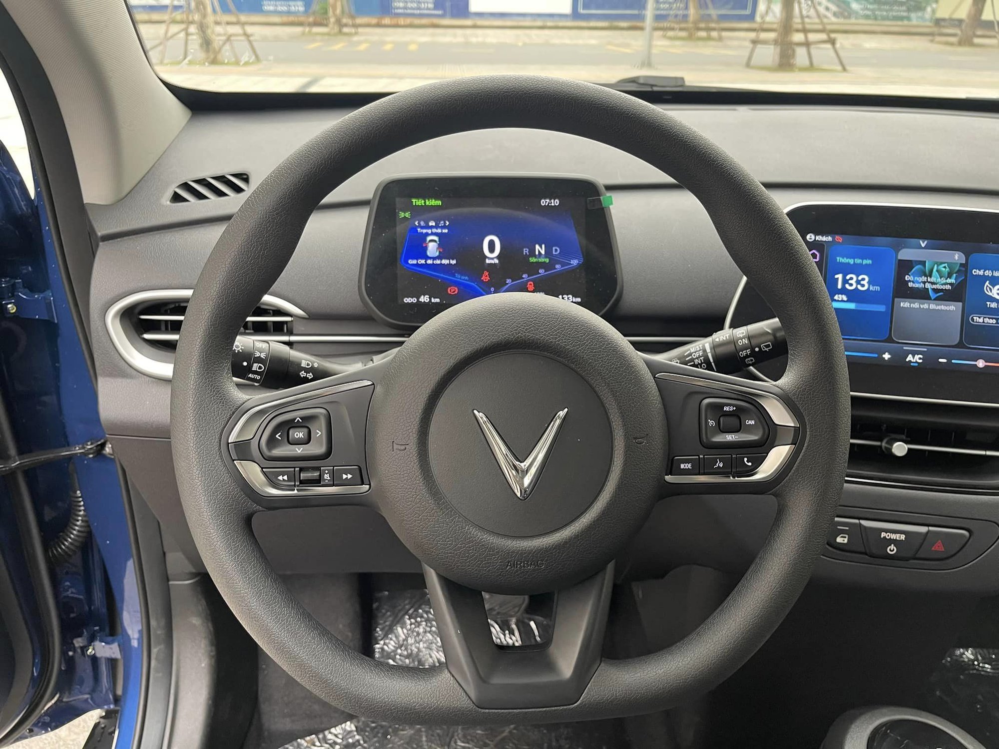 'Soi' VinFast VF5 Plus bản thương mại sắp đến tay khách Việt