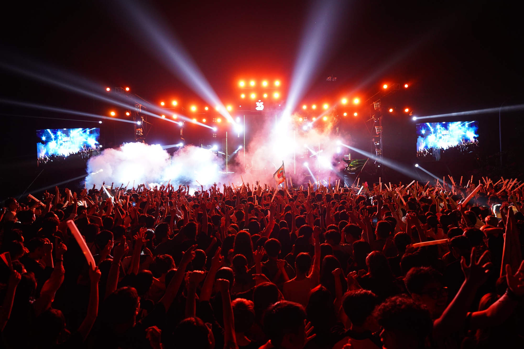 Gen Z tự tin 'cháy hết mình' với đại nhạc hội FUDA Music Show 2023