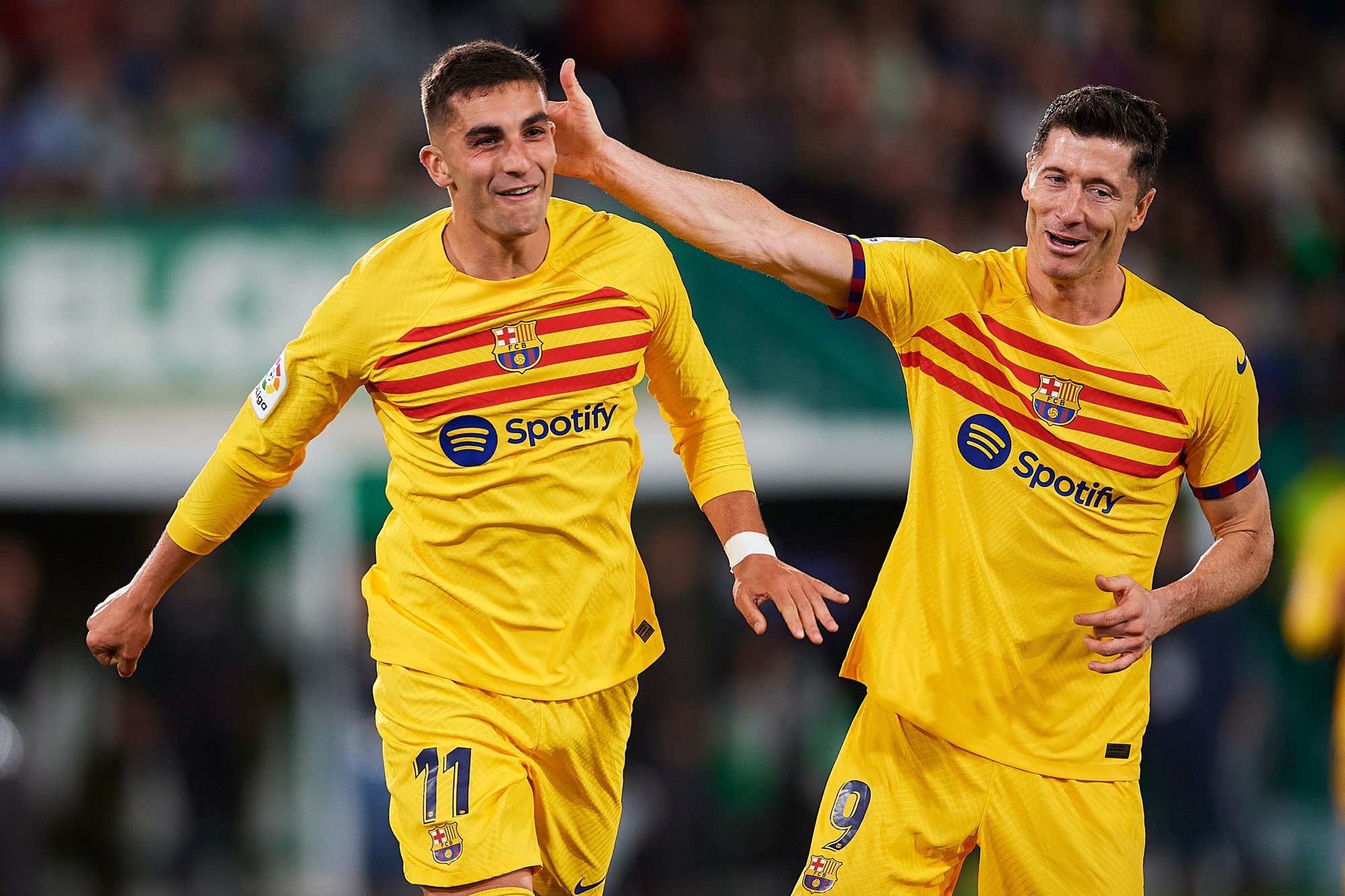 La Liga: Đánh bại Atletico Madrid, Barcelona tăng cách biệt 11 điểm ...