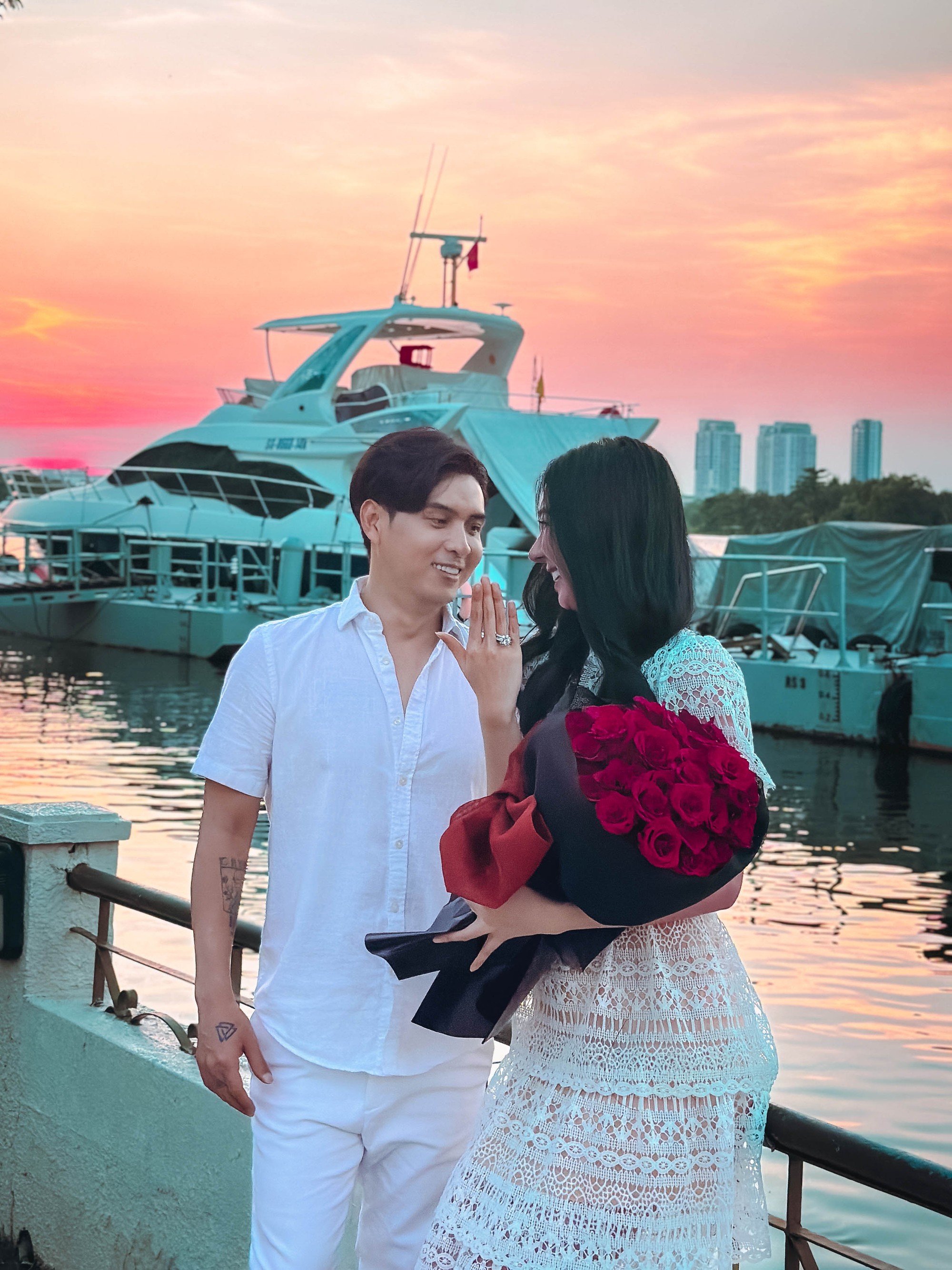 Hồ Quang Hiếu Cầu Hôn Bạn Gái Sau 3 Tháng Hẹn Hò