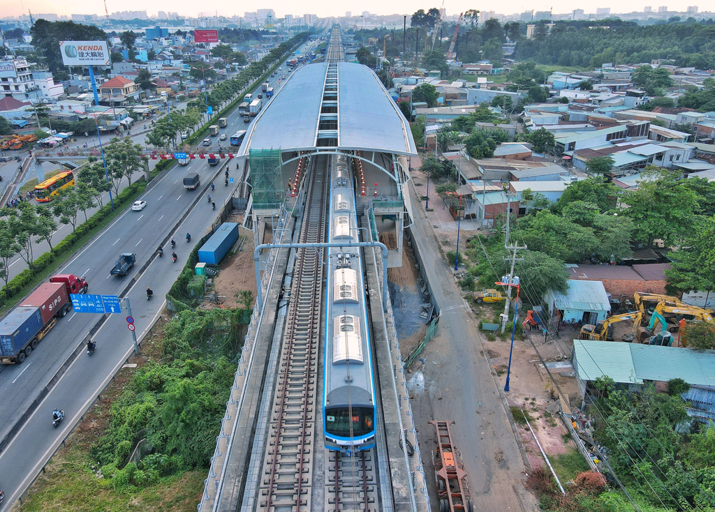 TP.HCM gần nửa thế kỷ tiên phong vượt thách thức