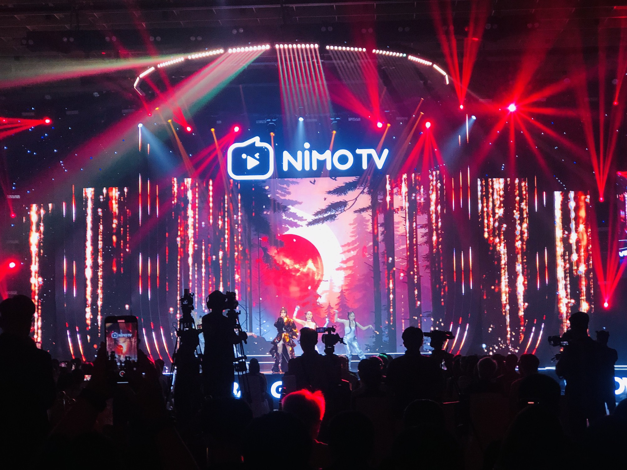Dàn sao khuấy đảo đêm Nimo TV Global Gala 2023