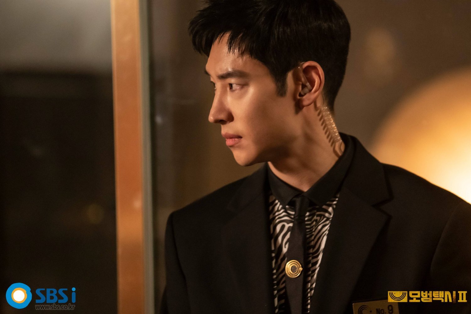 Lee Je Hoon suýt chết trong tập 13 ‘Taxi Driver 2’