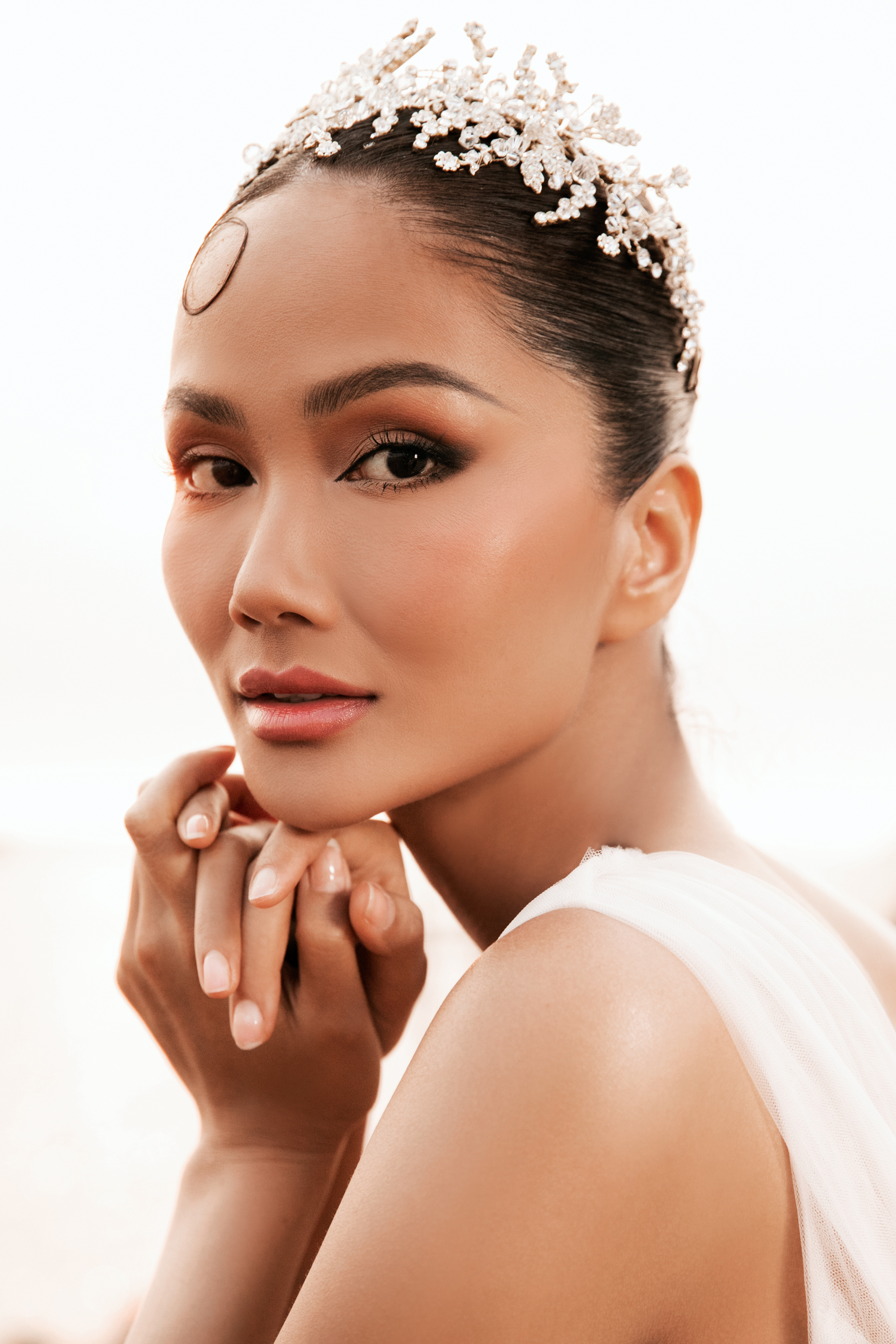 Hoa hậu H'Hen Niê xác nhận chia tay bạn trai