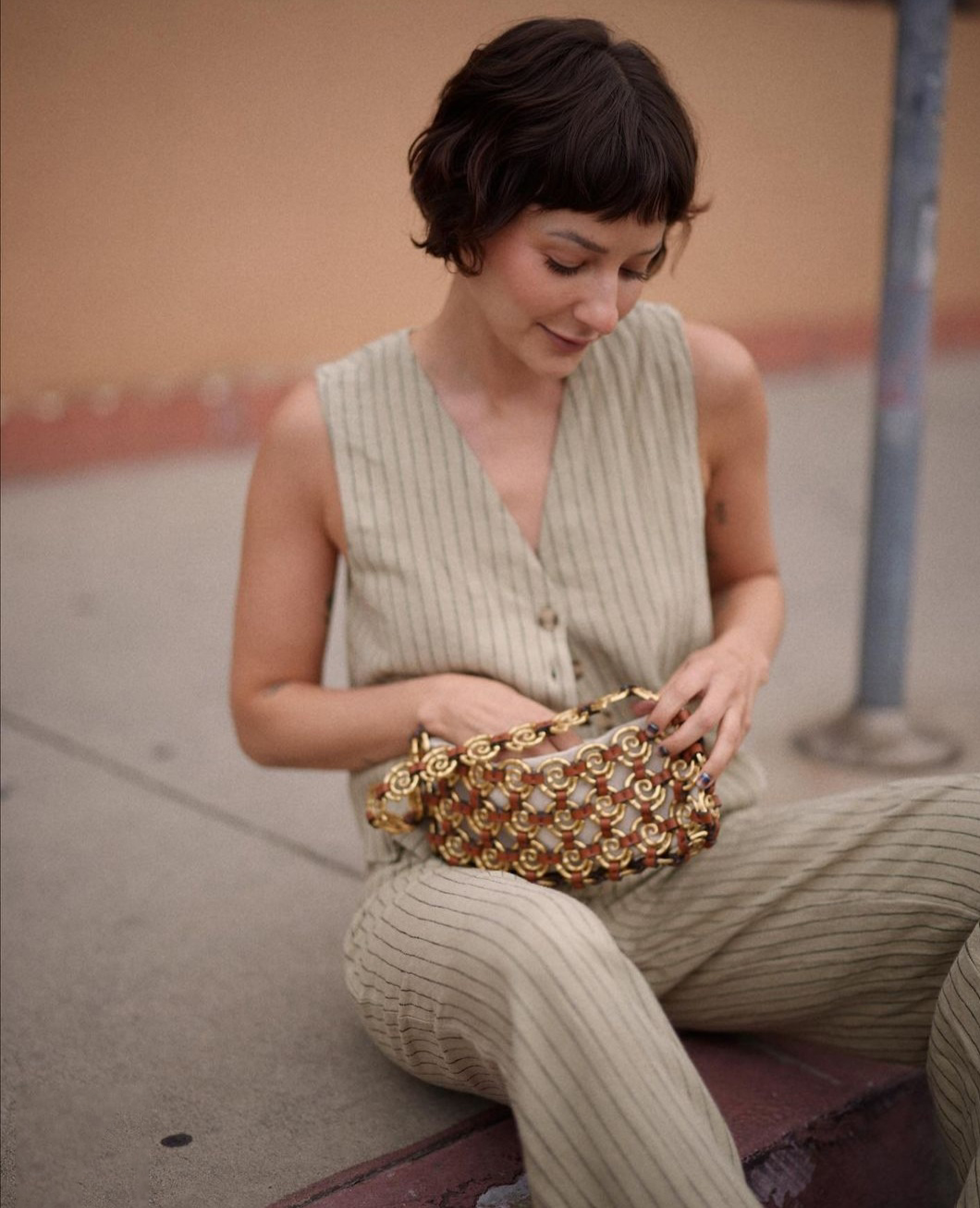 Vẻ đẹp kết hợp giữa năng động và nữ tính, gọi tên kiểu tóc momager crop