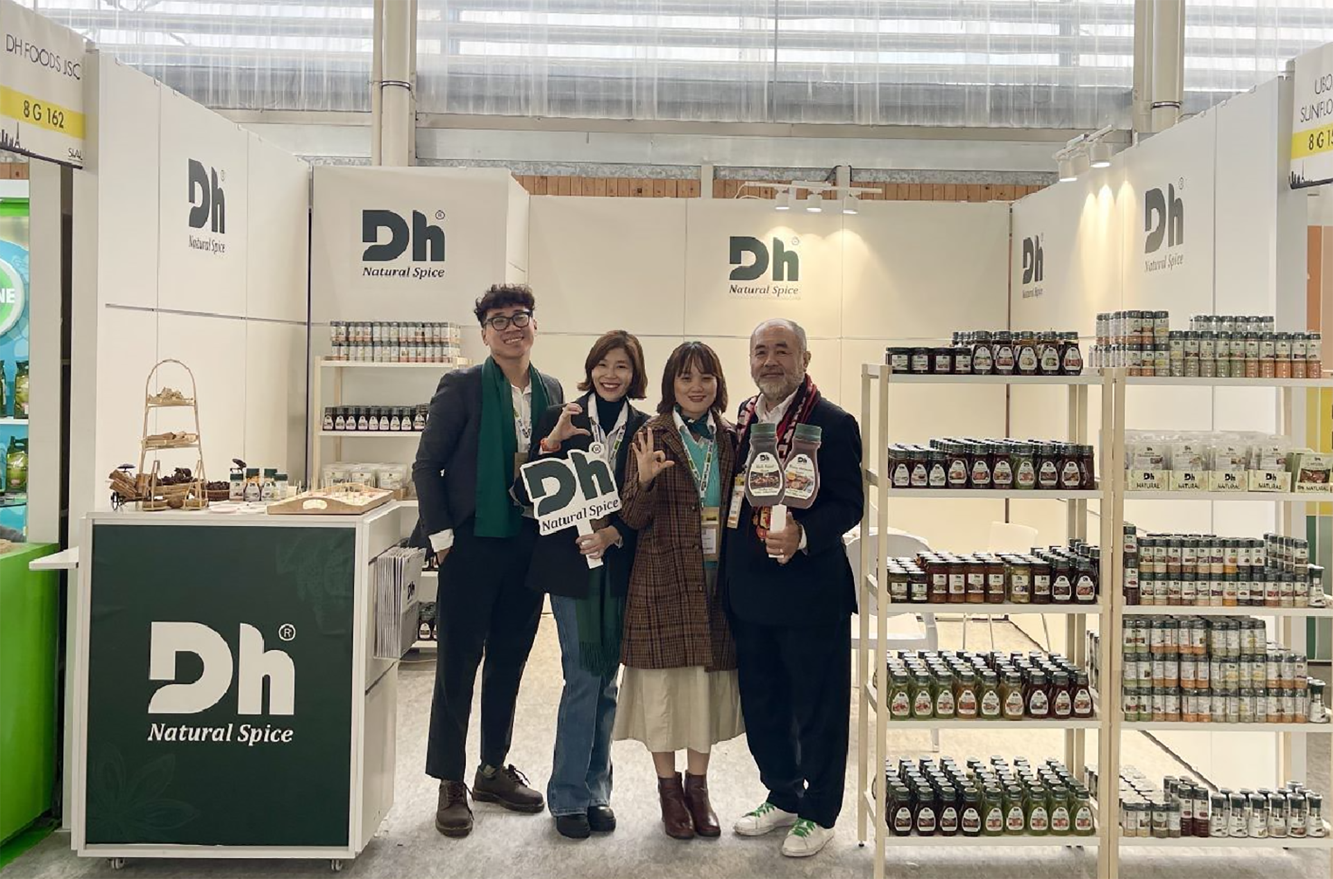 Hành trình Dh Foods mang gia vị Việt lên kệ siêu thị Pháp