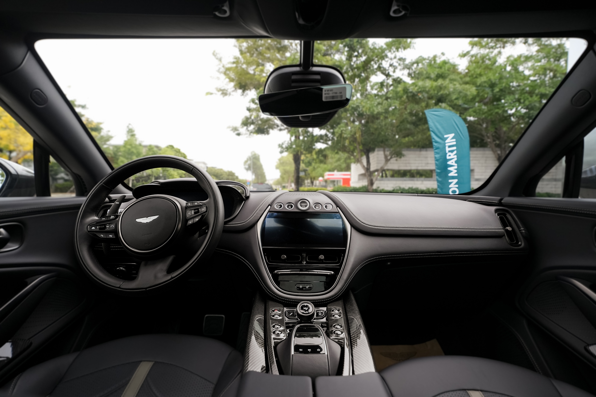 'Soi' siêu xe SUV Aston Martin DBX707 giá 22 tỉ đồng tại Việt Nam
