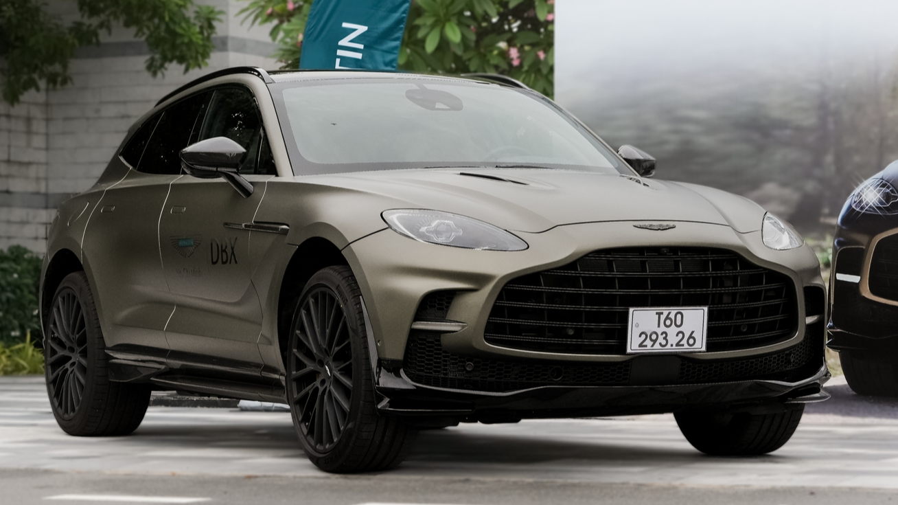 'Soi' siêu xe SUV Aston Martin DBX707 giá 22 tỉ đồng tại Việt Nam