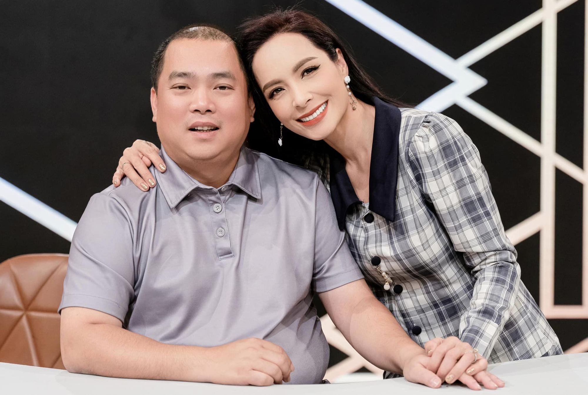 Thúy Hạnh tiết lộ hôn nhân 'đến với nhau từ tay trắng' với nhạc sĩ Minh Khang