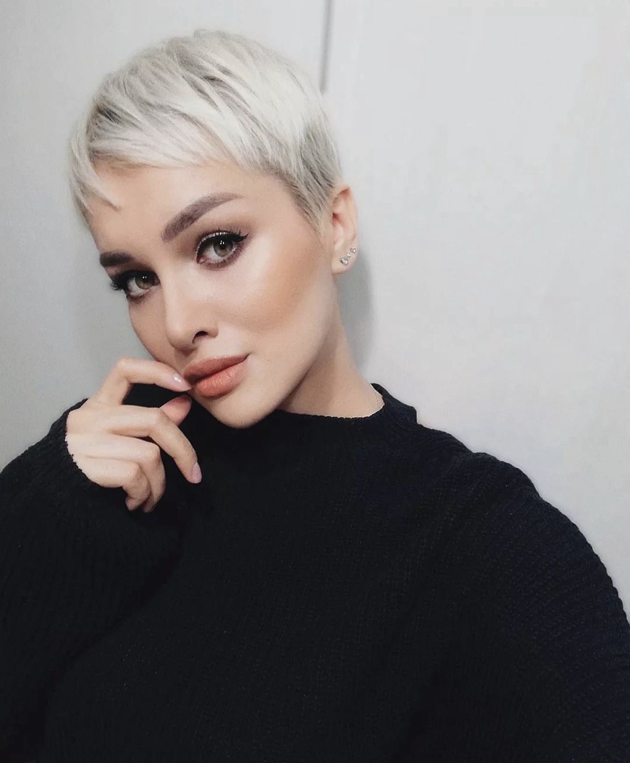 Momager crop là kiểu tóc của vẻ đẹp quyền lực và thời thượng đỉnh cao