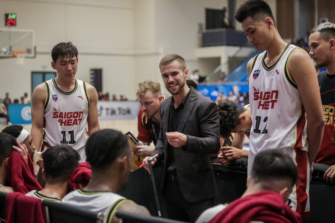 Giải bóng rổ VBA 2023: đương kim vô địch Saigon Heat thể hiện sức mạnh