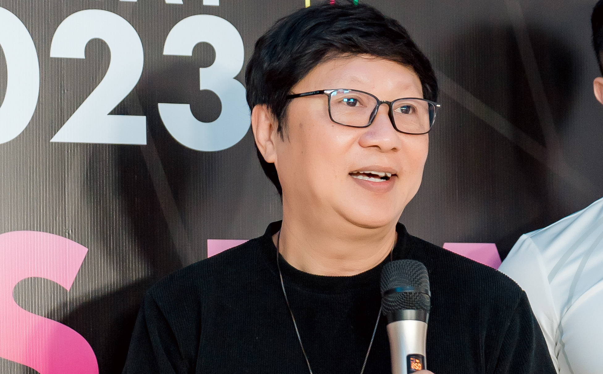 Sĩ Hoàng đã tìm được người thừa kế thương hiệu áo dài