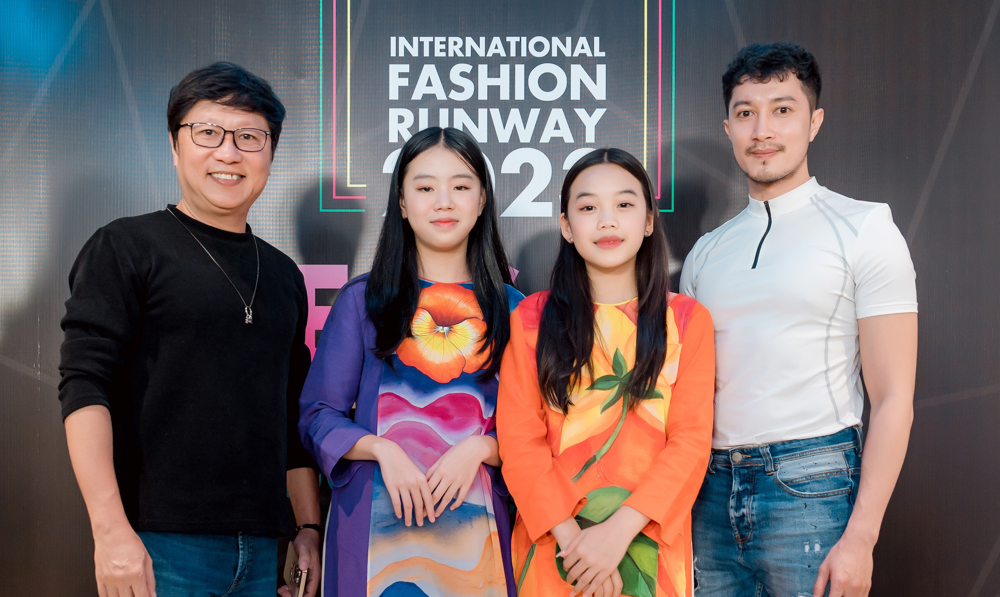 Sĩ Hoàng đã tìm được người thừa kế thương hiệu áo dài