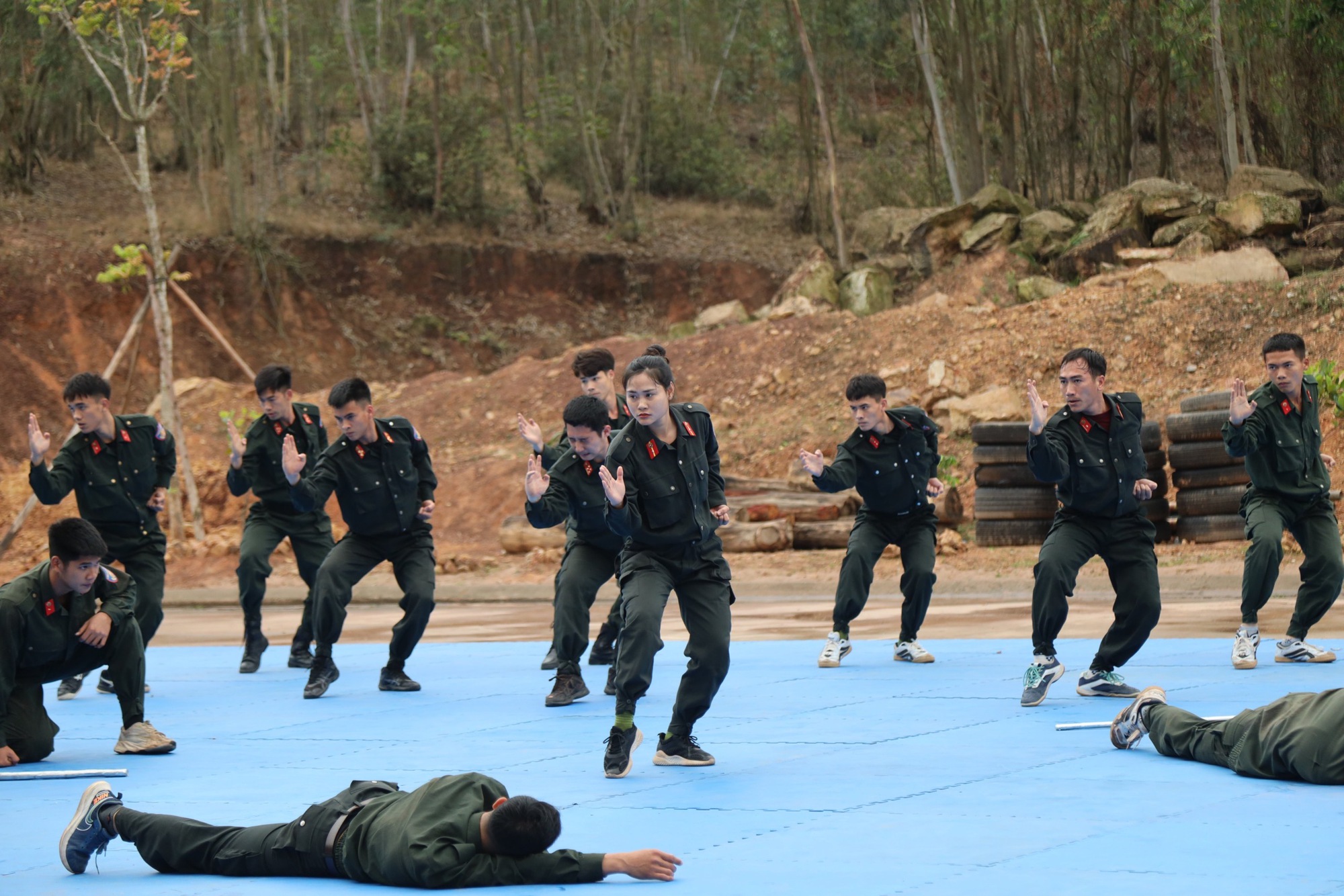 Gần 100 chiến sĩ CSCĐ ngày đêm tập luyện trước chung kết hội thi quân sự