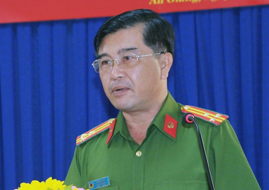 Bắt cựu trưởng phòng và điều tra viên Công an tỉnh An Giang