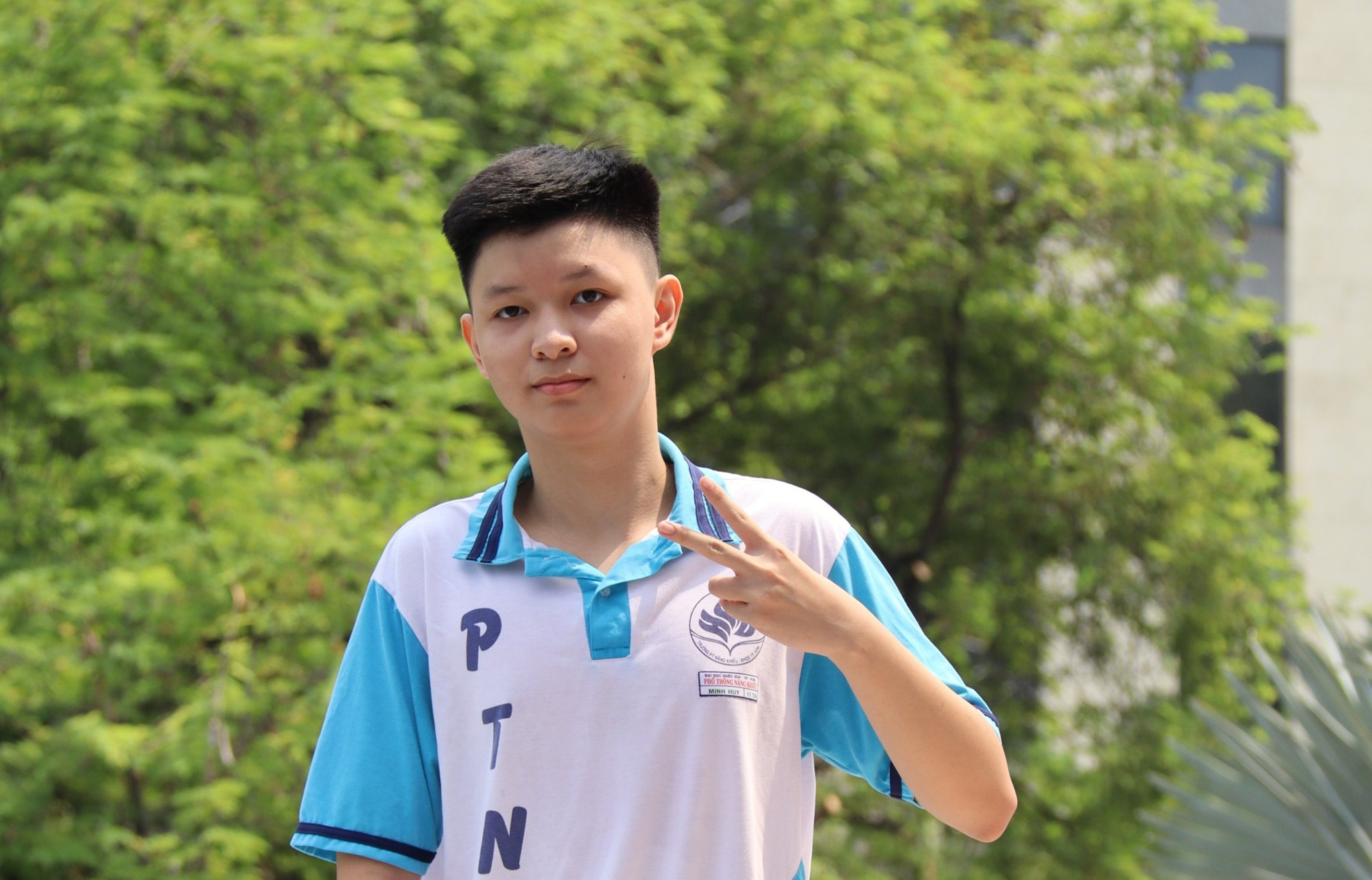 Cú lội ngược dòng ấn tượng của chàng á khoa đánh giá năng lực đợt 2