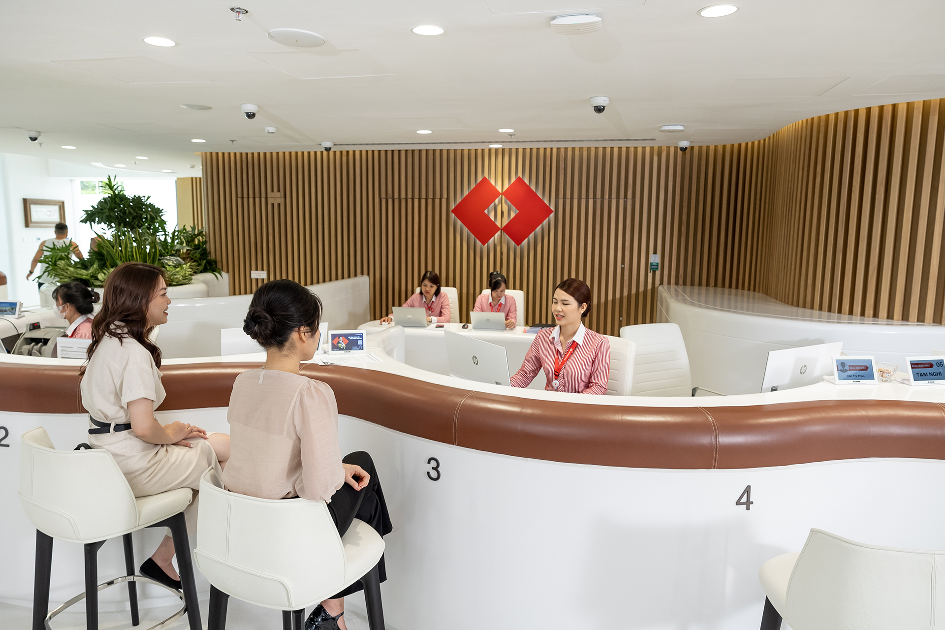 Techcombank kiến tạo những chuẩn mực mới và riêng biệt cho khách hàng ...