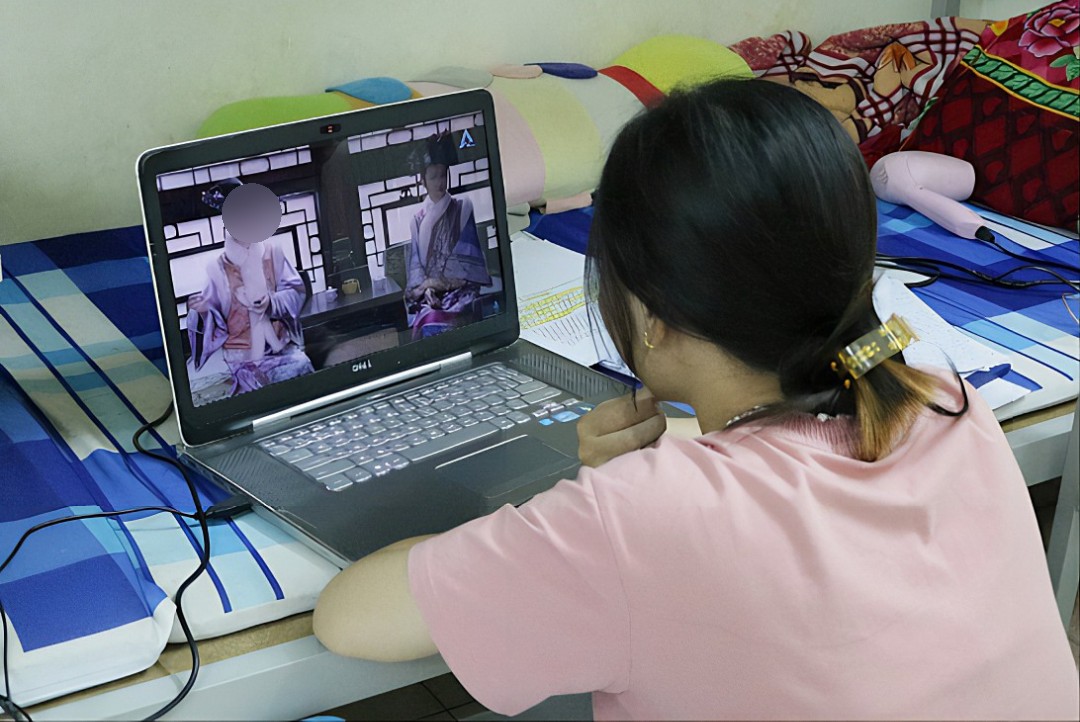 ‘Cày’ phim thâu đêm suốt sáng và cái kết…