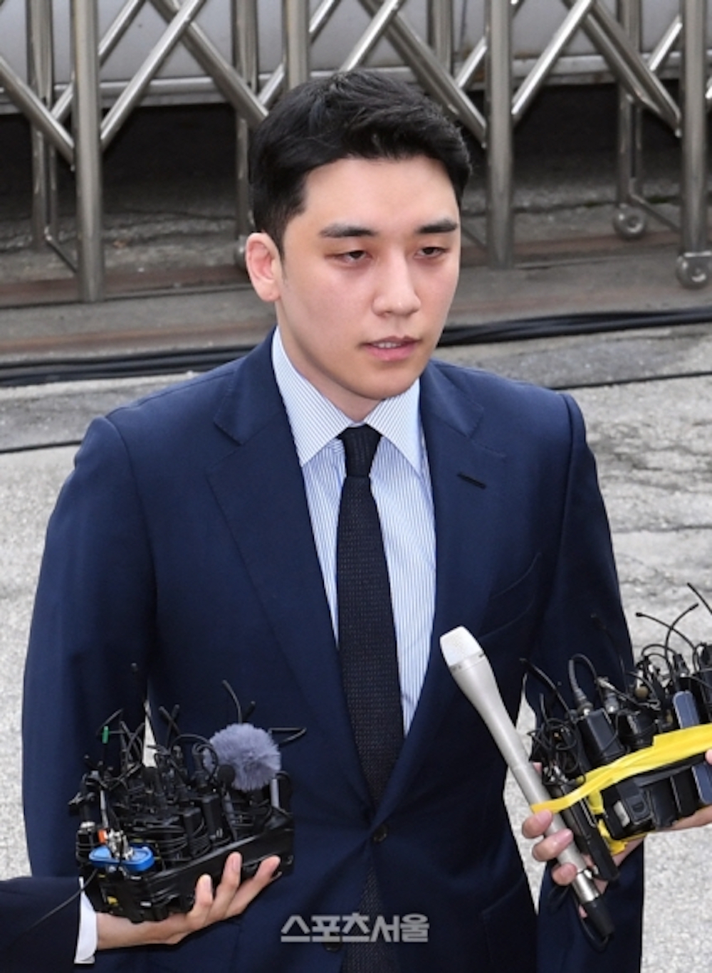 Seungri đến Việt Nam sau khi mãn hạn tù, vóc dáng gây bất ngờ